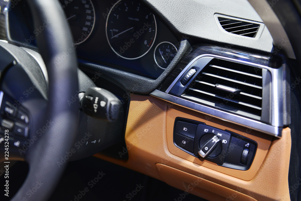 Car ventilation system and air conditioning - details and controls of ...
