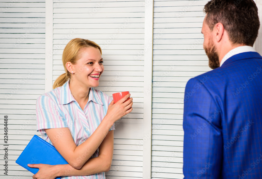 Conversation between colleagues. Boss and worker discuss working plan ...