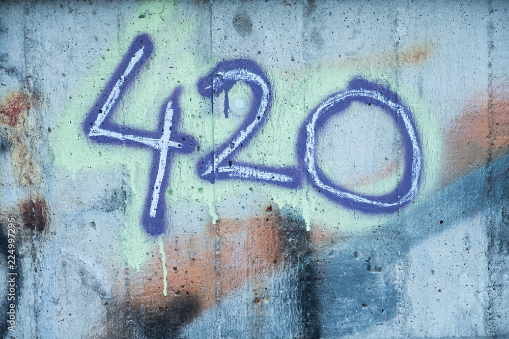 Zahl 420 auf Betonwand mit Graffiti Stock Photo | Adobe Stock
