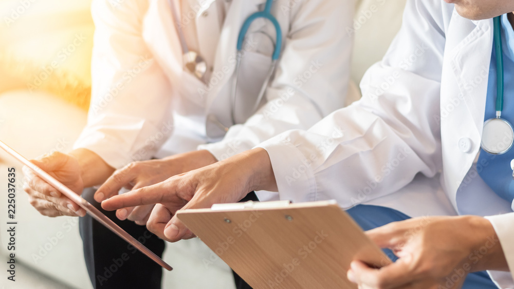 Doctor teamwork, orthopedic surgeon, orthopedist, ER surgery team ...