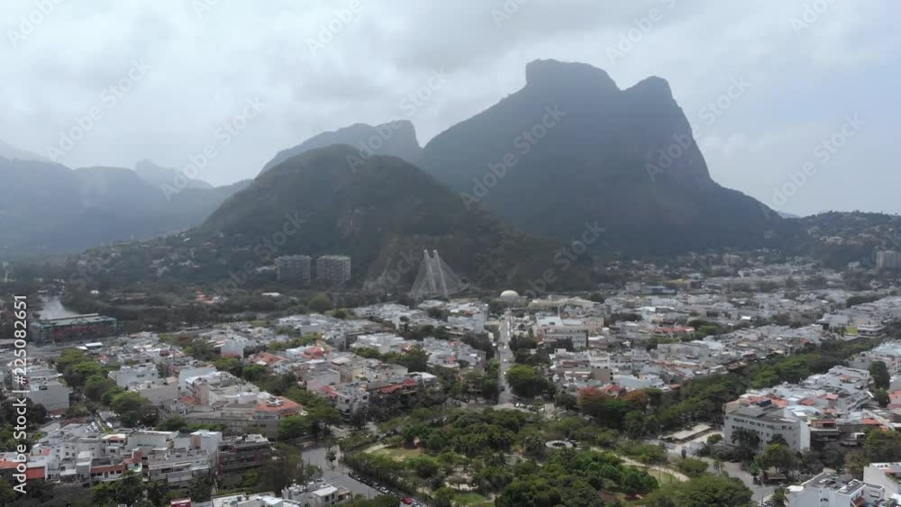 Infrastructure, Nature and architecture in brazilian neighborhood of ...