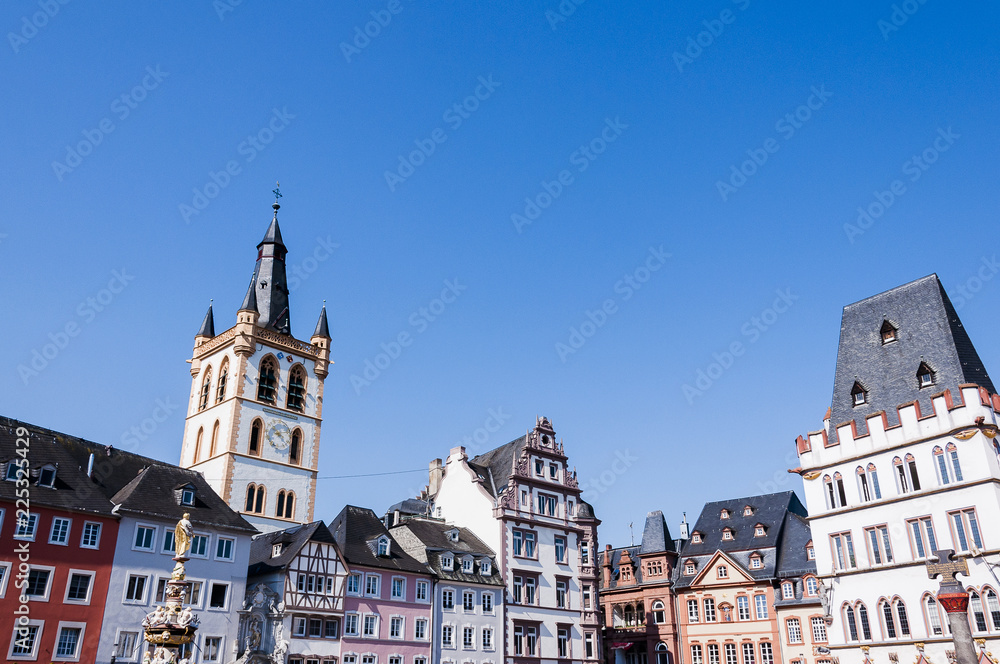 Trier, Hauptmarkt, St. Gangolf, Kirche, Marktkirche, Petrusbrunnen ...