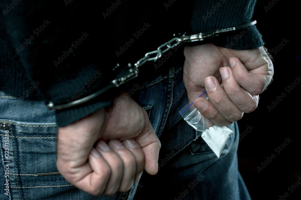 police detention drug courier. illegal transport of drugs. arrested ...
