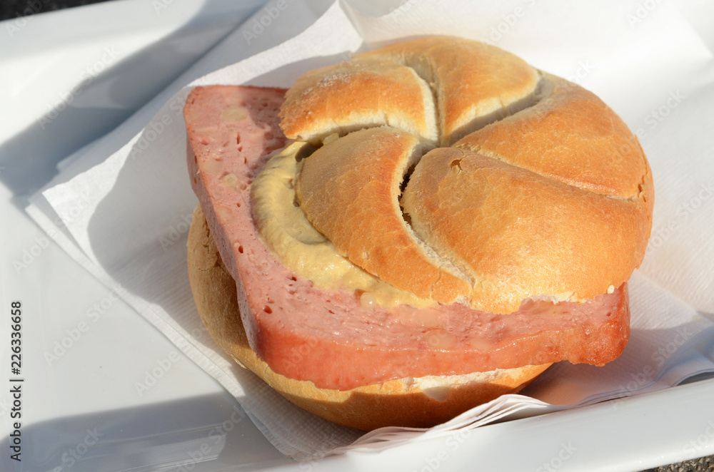 Leberkässemmel, Wurstsemmel Stock-Foto | Adobe Stock