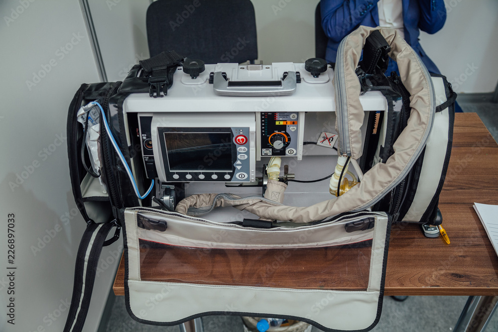 Portable emergency ventilation, oxygen therapy, patient monitoring ...