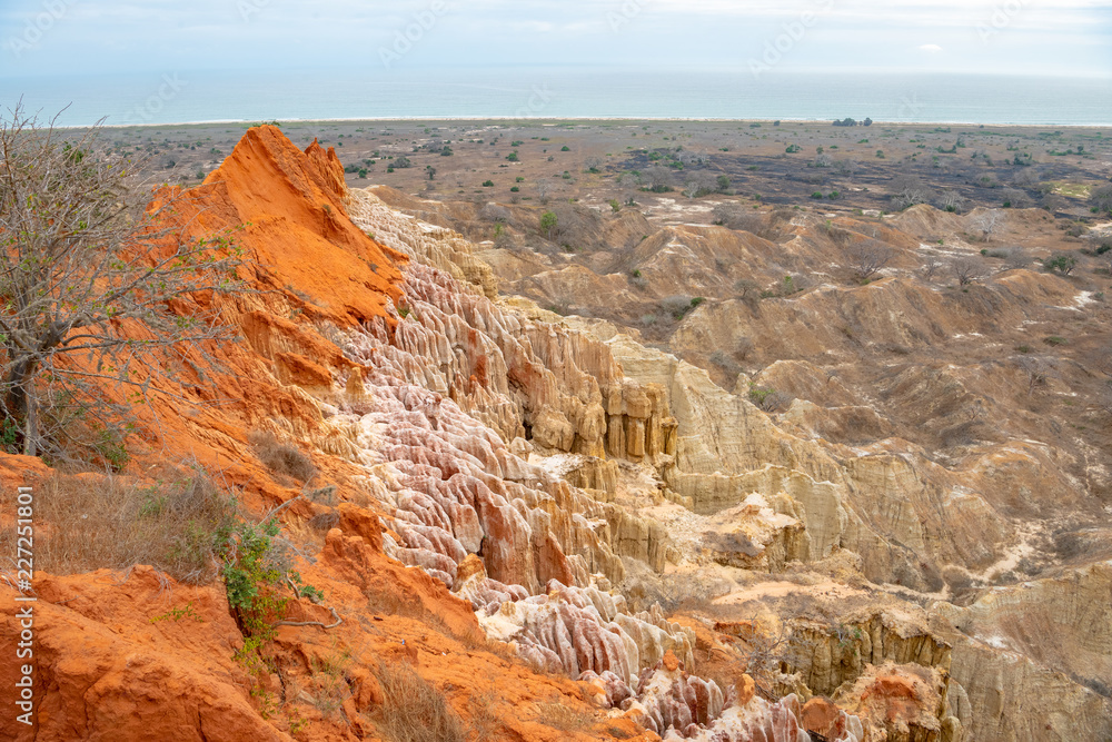 Foto de Viewpoint of the Moon (Miradouro da Lua) near Luanda Angola ...