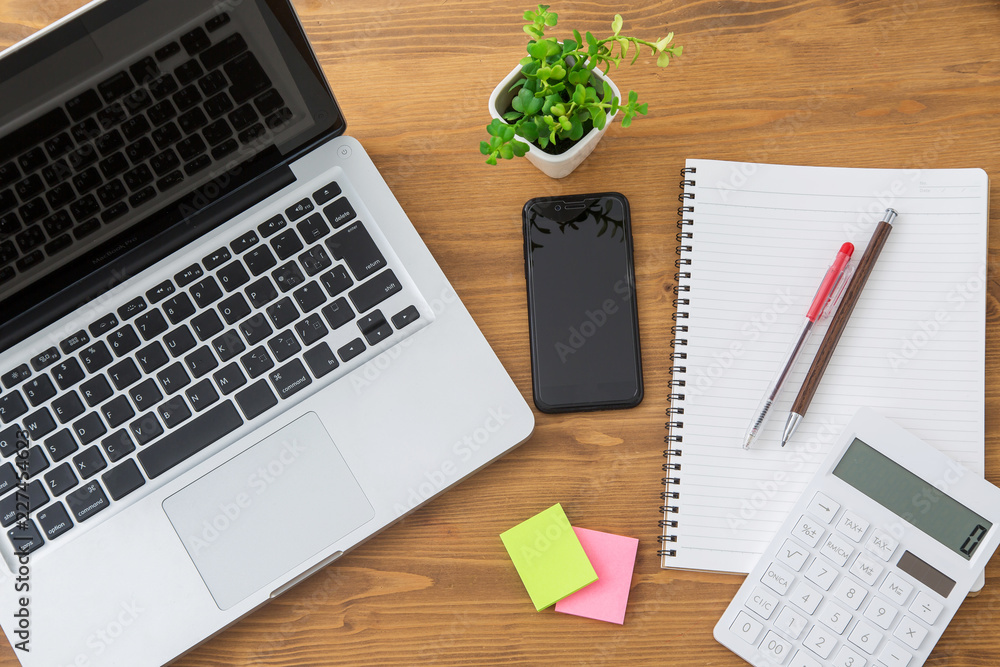 テーブルと筆記用具 Stock Photo | Adobe Stock