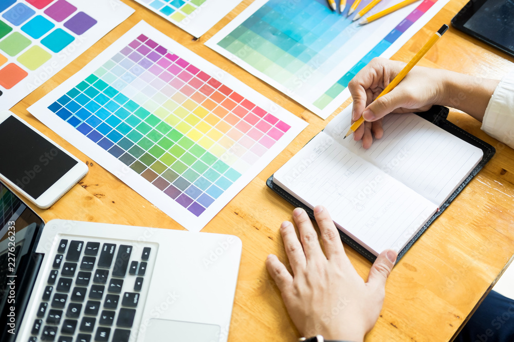 Professional Creative architect graphic desiner occupation choosing the ...