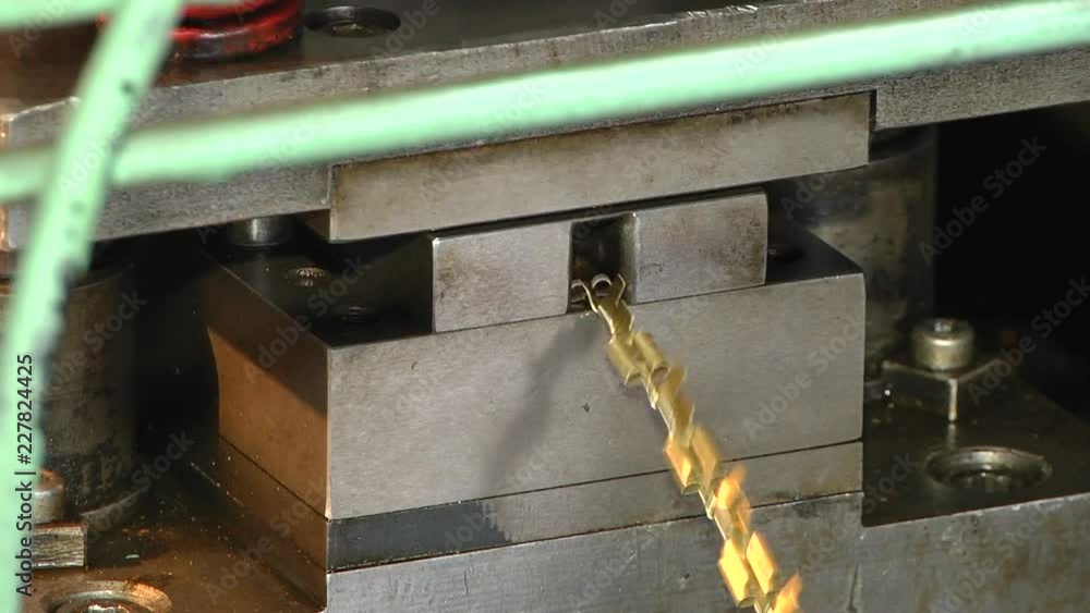 Production of insulated connector for crimping flexible wires ...