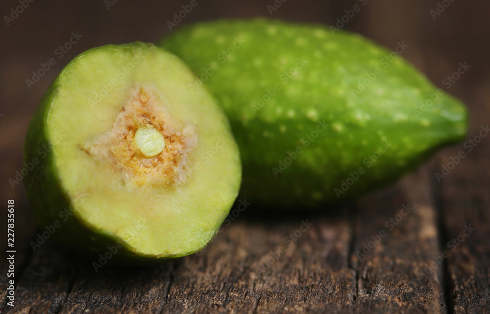 Foto de Green haritaki fruits do Stock | Adobe Stock