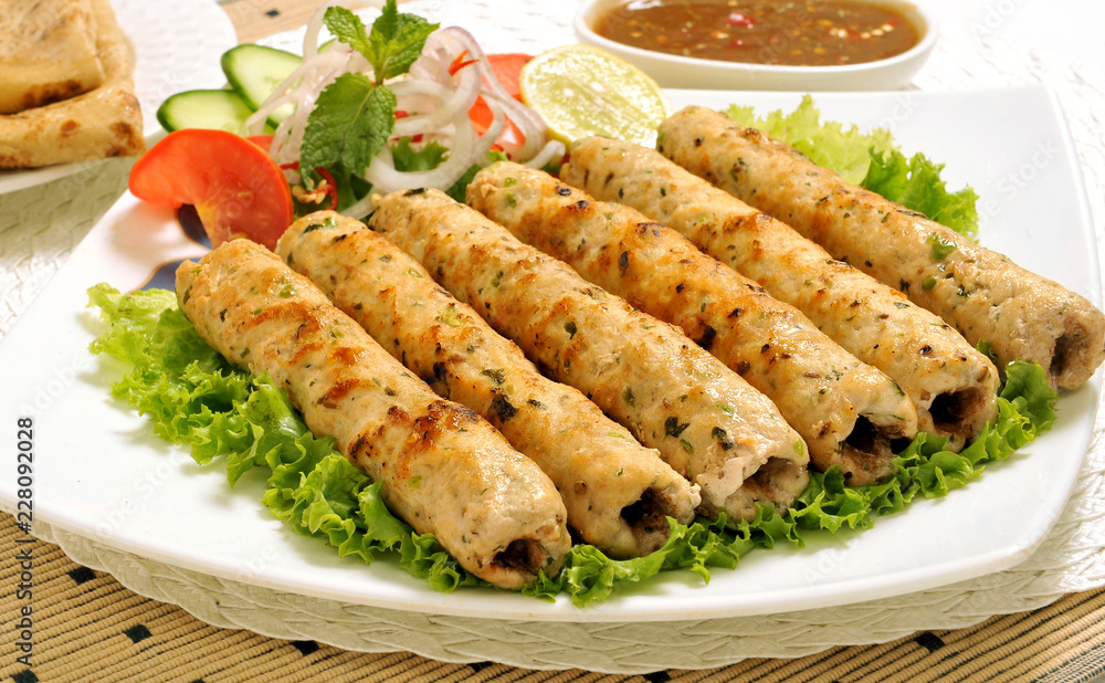 Foto de Chicken Seekh Kabab, Chicken Reshmi Kebab do Stock | Adobe Stock
