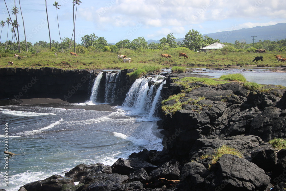 Mu Pagoa Waterfall , Savaii, Samoa foto de Stock | Adobe Stock