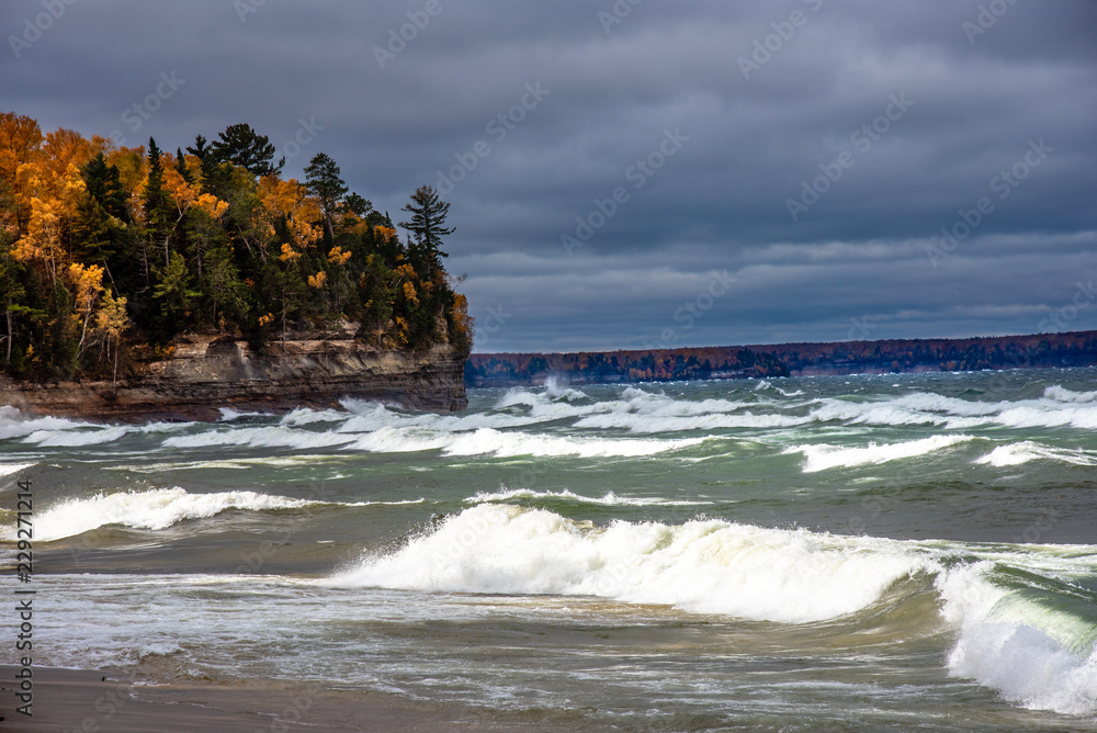 Dramatic cloudy day with big waves in Lake Superior at Pictured Rocks ...