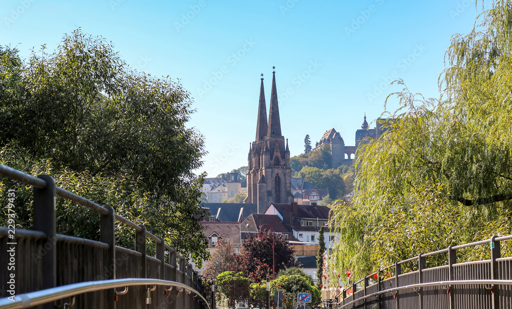 Foto de Elisabethkirche und Marburger schloss im Sommer, Marburg and ...
