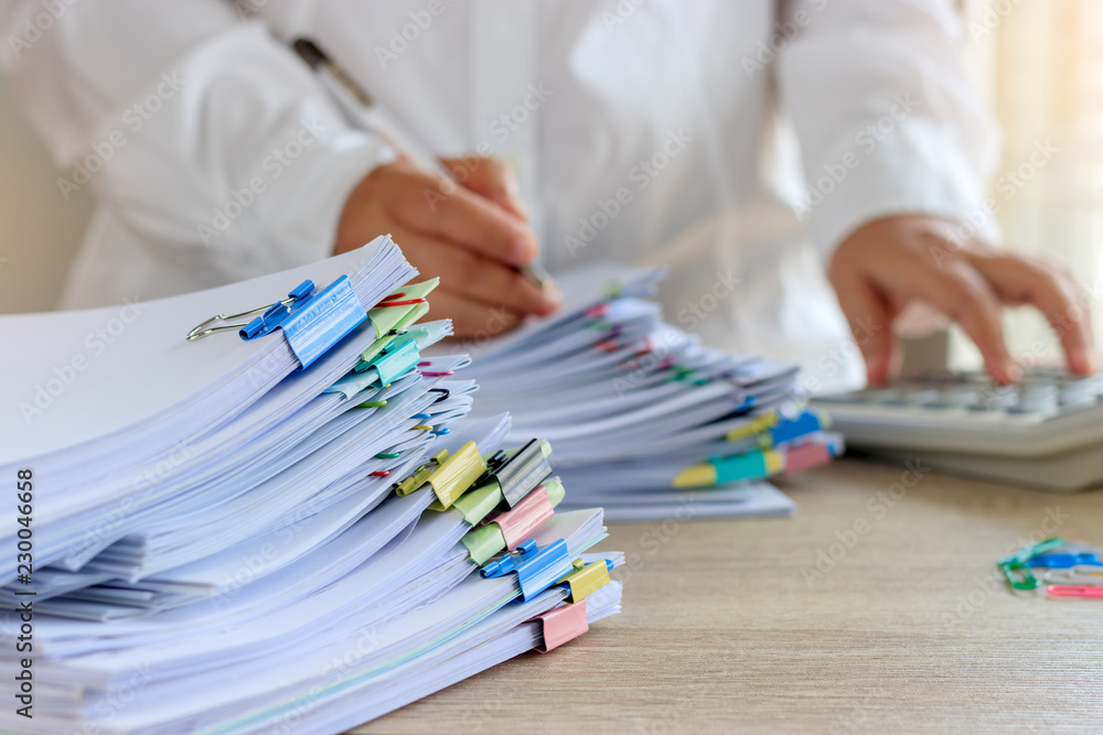 Teacher is calculating report scores and homework assignment score for ...