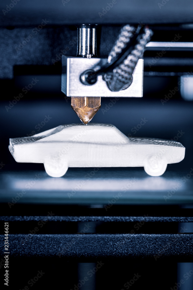 Auto aus dem 3D Drucker, Automobil wird im 3D Drucker mit Filament ...