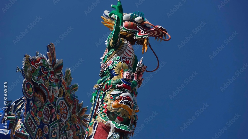 Beautiful chinese traditional clan house and temple rooftop in Penang ...