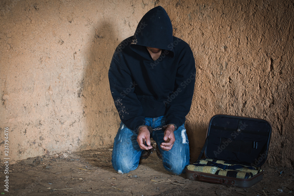 Drug traffickers were arrested along with their heroin. Police arrest ...