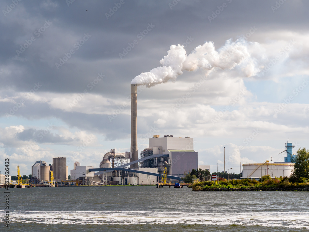 Power station Hemweg with steam from exhaust stack in Westpoort, Port ...