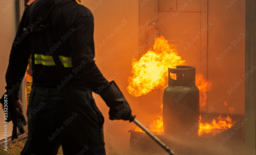 Basic Fire Fighting and Evacuation Fire Drill Training For Safety in ...