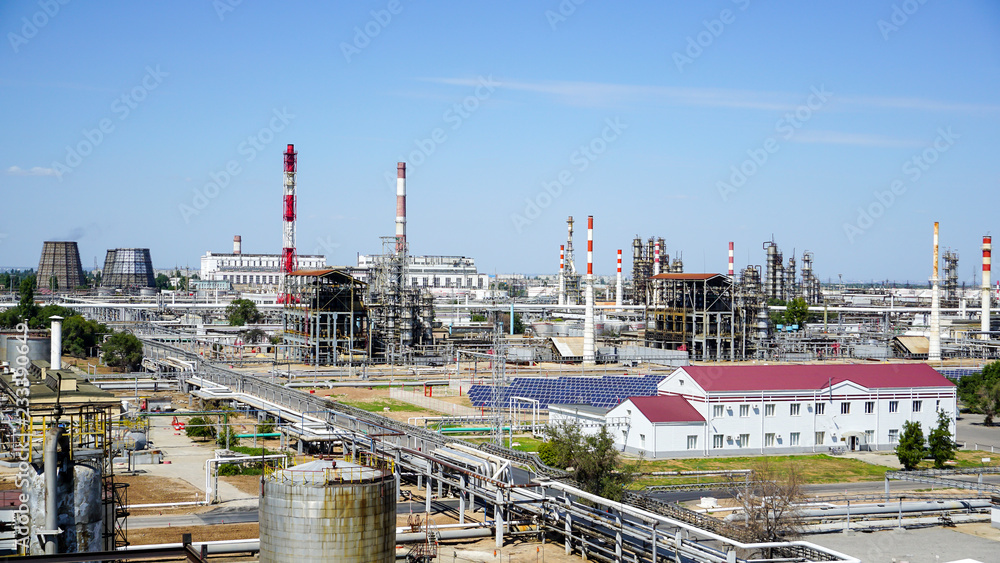 Oil refinery in Russia. equipment and complexes for hydrocarbon ...