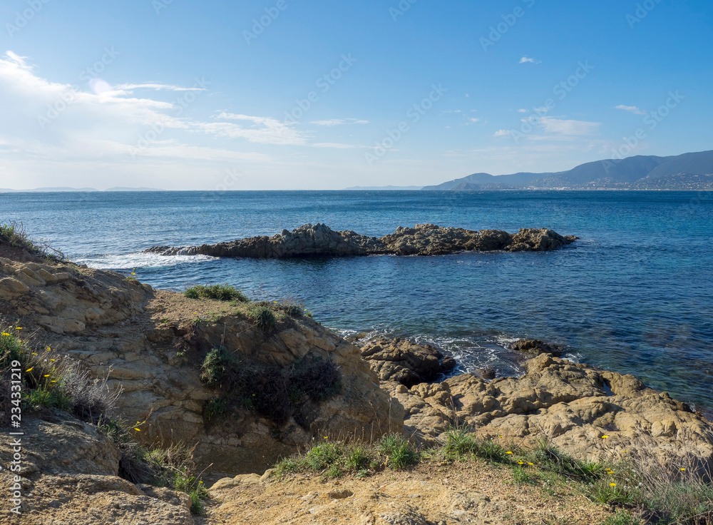 Le cap Lardier. La Croix Valmer. Vue sur la plage Gigaro, la baie de ...