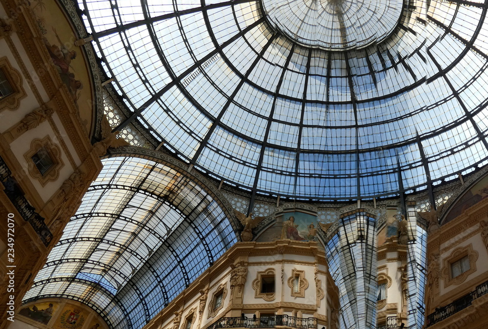 Galleria Vittorio Emanuele II, es un edificio formado por dos arcadas ...