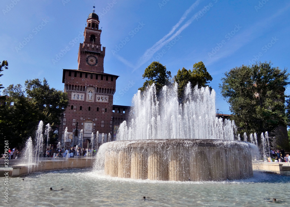 El Castillo Sforzesco es un castillo que se encuentra en el casco ...