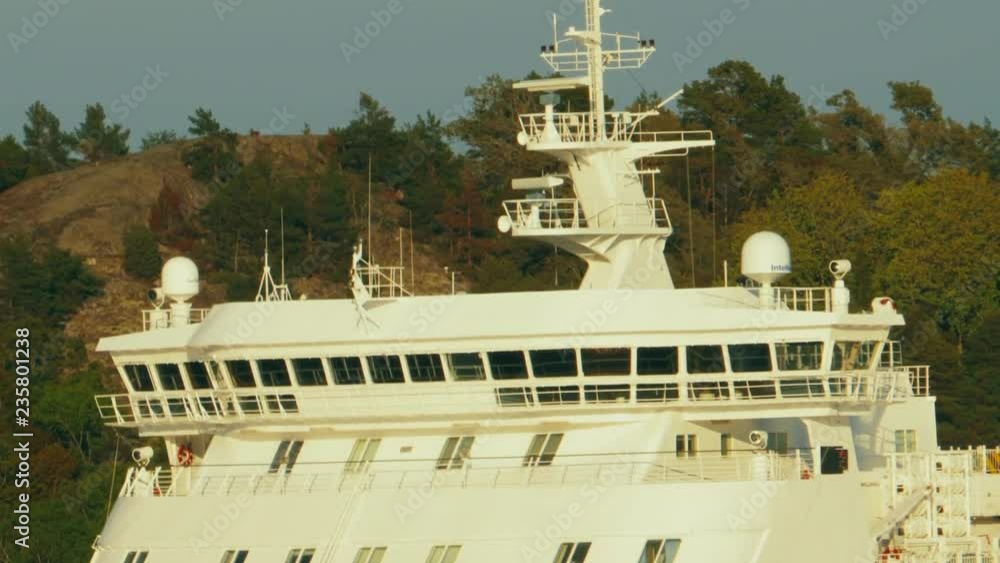 Vídeo do Stock: Close Up footage of cruise ship from Viking Line ...
