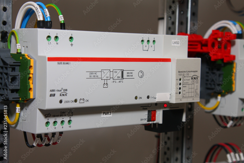 Installation of an electrical panel with difautomatics and automatic ...