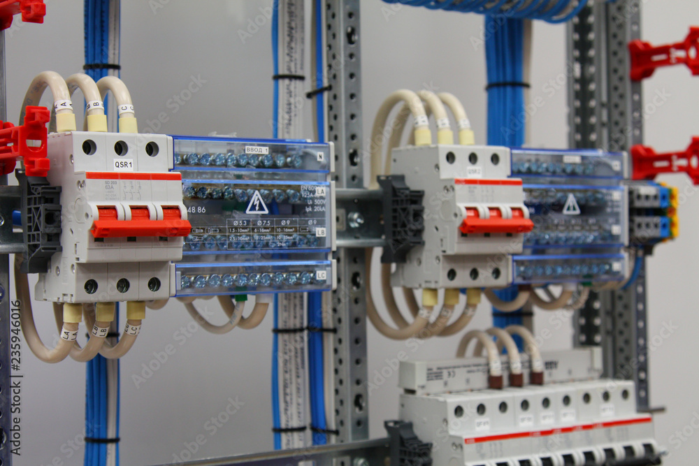 Installation of an electrical panel with difautomatics and automatic ...