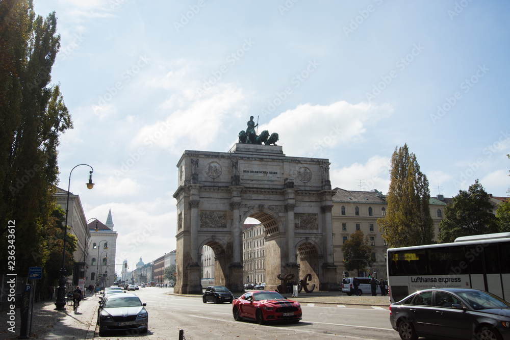 Marco histórico da cidade de Munique Stock Photo | Adobe Stock