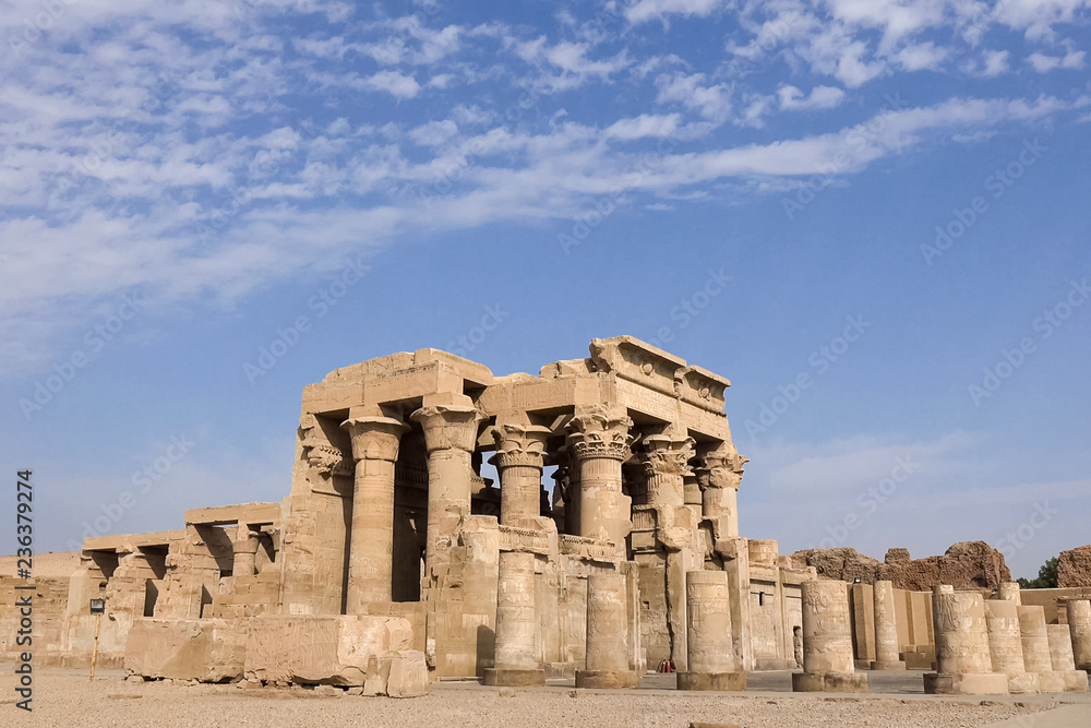 Buildings and columns of ancient Egyptian megaliths. Ancient rui Stock ...