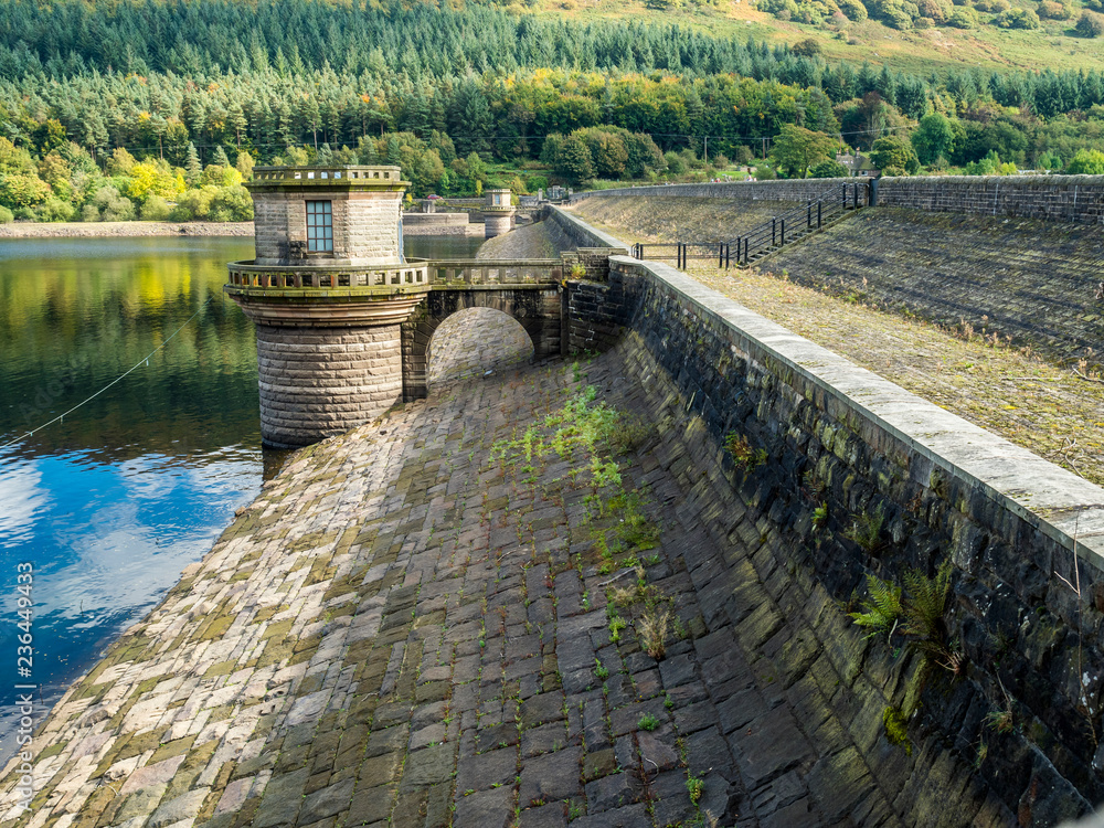 Great Britain, England, Derbyshire, Peak District, Ladybower Reservoir ...