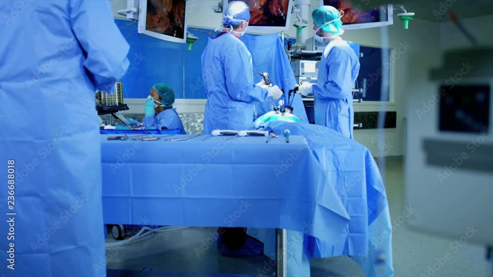 Surgical training team in scrubs in the operating theater of Multi ...