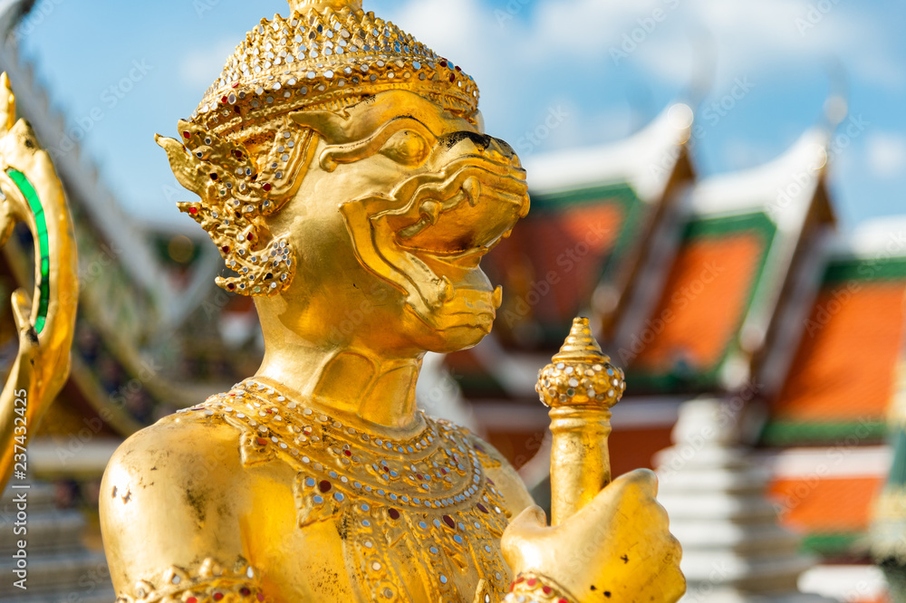 Foto Stock Wat PraKaew,Temple of the Emerald Buddha monster model ...