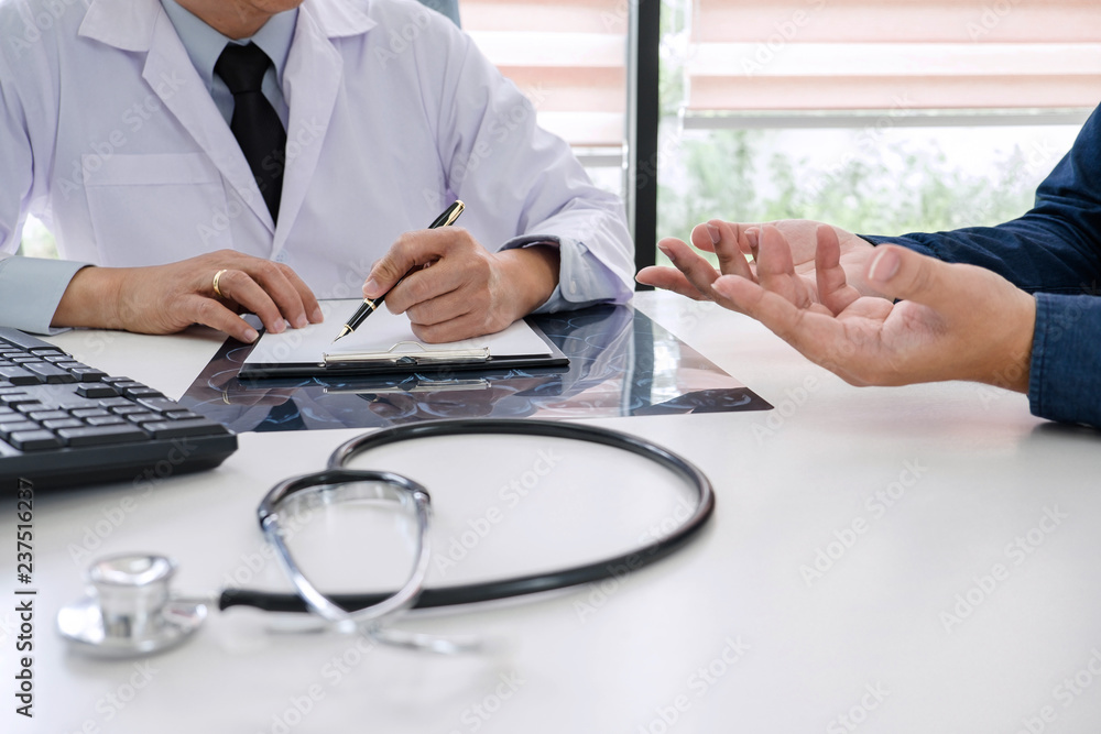 Professor doctor recommend report a method with patient treatment ...