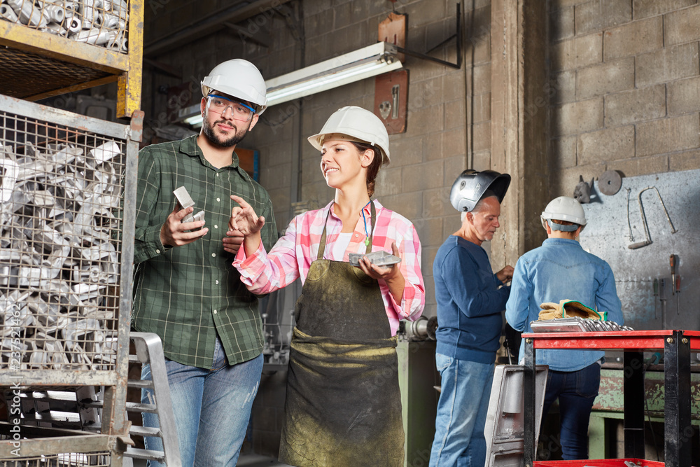 Zwei junge Arbeiter in der Lehre Stock Photo | Adobe Stock