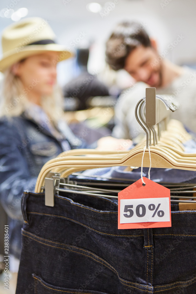 Rabatt Discount Preisschild 50% reduziert Stock Photo | Adobe Stock