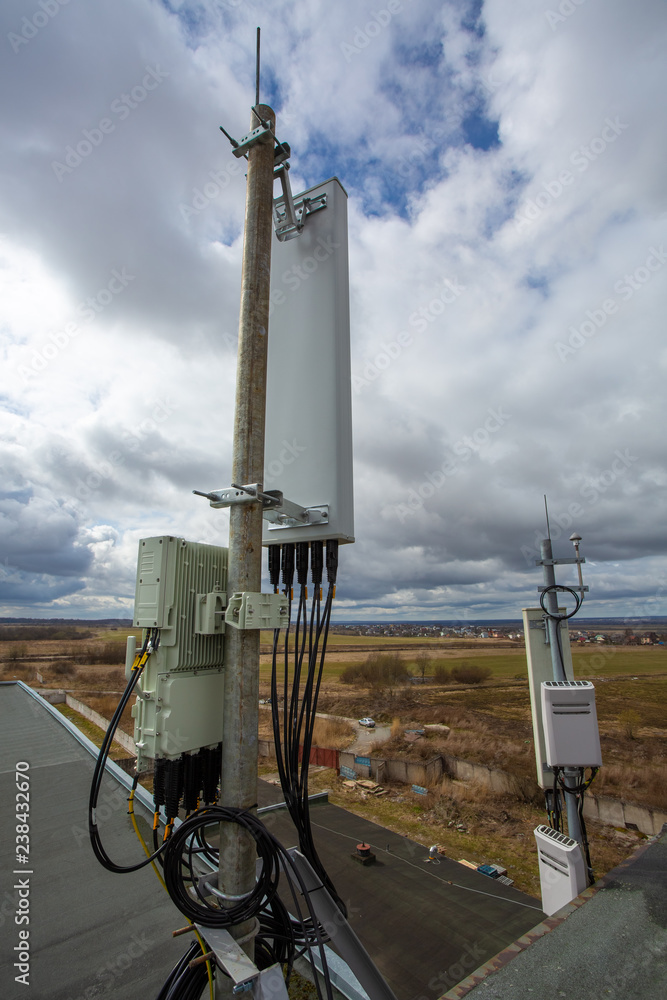 Panel antenna of GSM DCS UMTS LTE bands, GPS antenna and outdoor remote ...