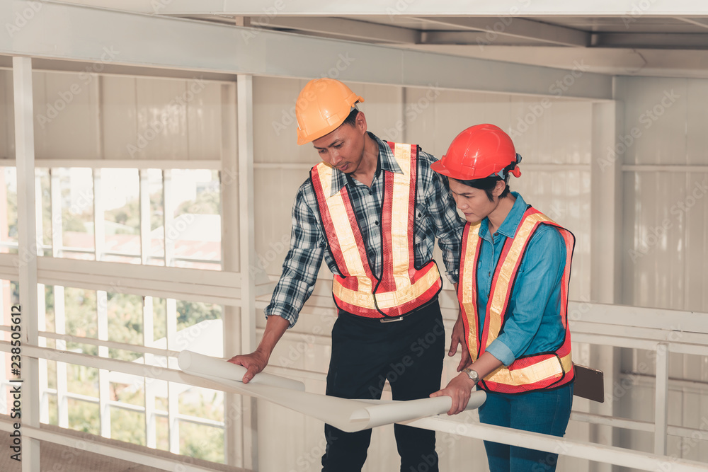 Construction Engineers Team are Discuss and Brainstorming for Project ...