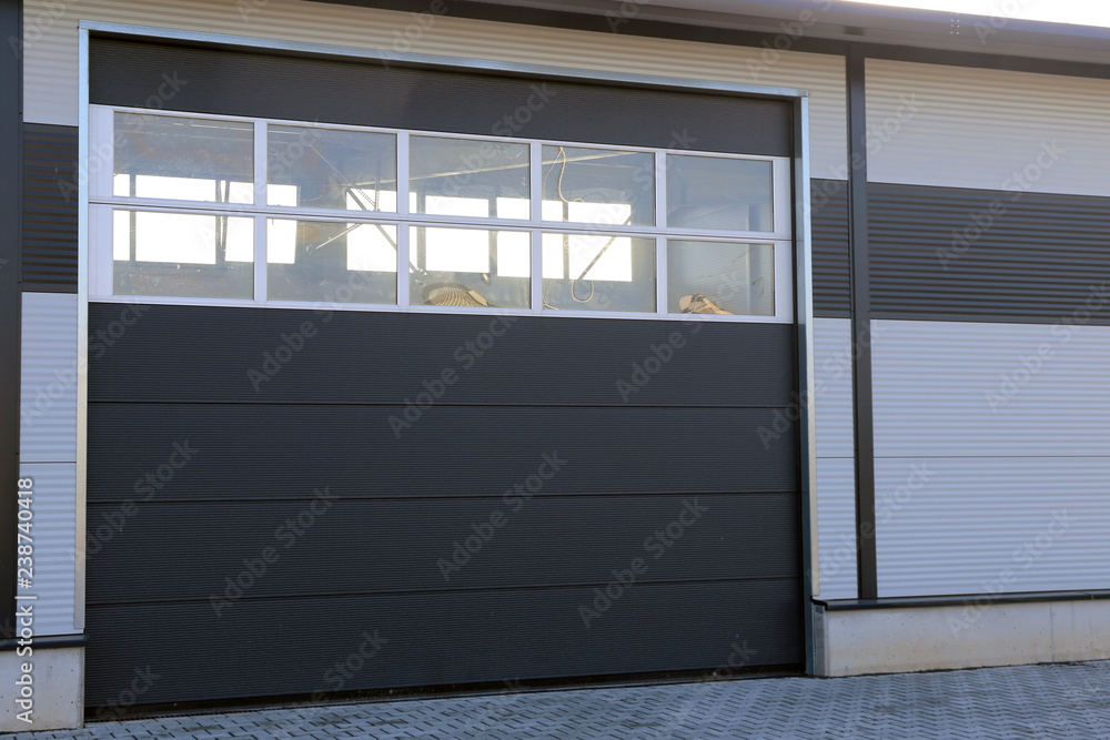 Industrielles Sektionaltor, Industrietor Stock Photo | Adobe Stock