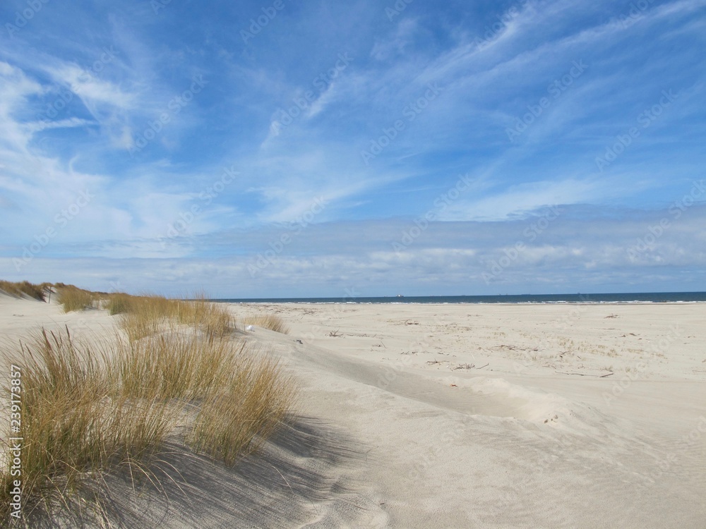 Der breite Strand der Nordseeinsel Wangerooge (Niedersachsen) Stock ...