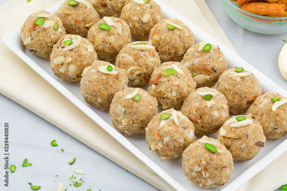 Foto de Indian Traditional Sweet Food Urad Dal Laddu Also Know as ...