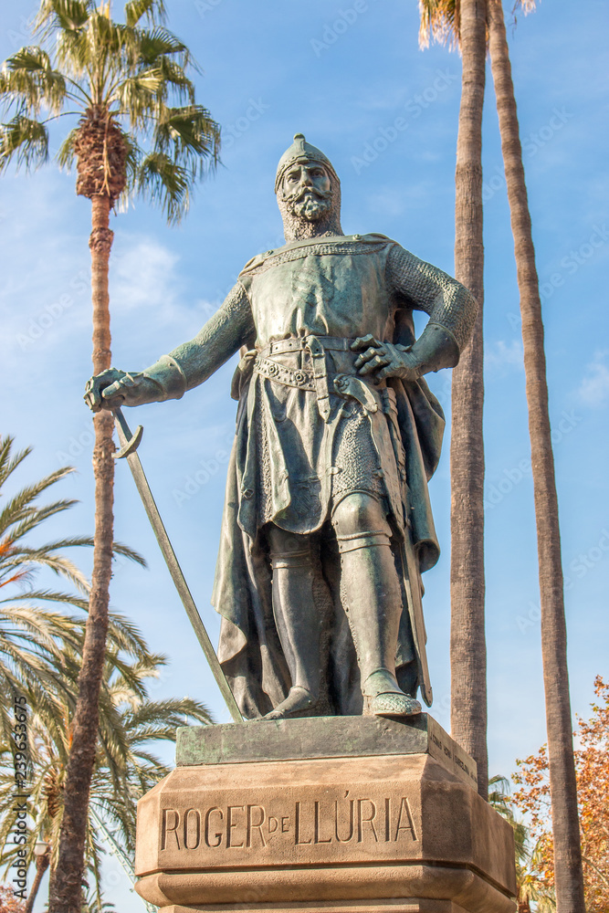 Monumento a Roger de Lluria Arc de Triomf Passeig de Lluís Companys Barcelona Katalonien Stock ...