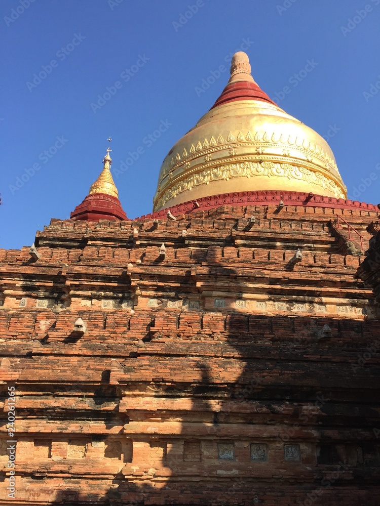 Cupola de Dhamma Ya Zi Ka Pagoda en el parque arqueológico de Bagan. Myanmar Stock Photo | Adobe ...
