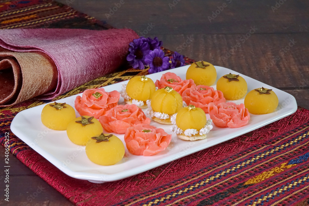 Thai auspicious food / Royal Thai cuisine : Five mixed Thai Golden ...
