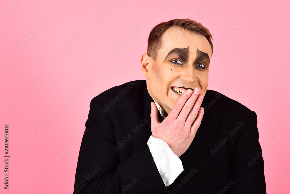Laughing face. Comedian performer giggling. Mime artist. Mime with face ...