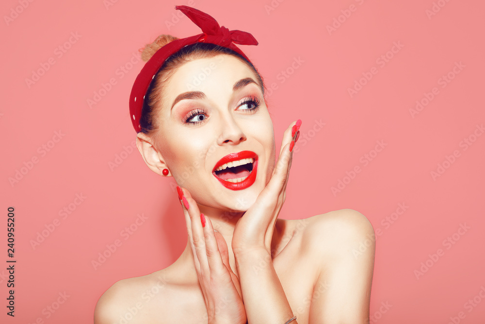 Surprised sexy woman, portrait of a cheerful blond pin-up girl looking ...