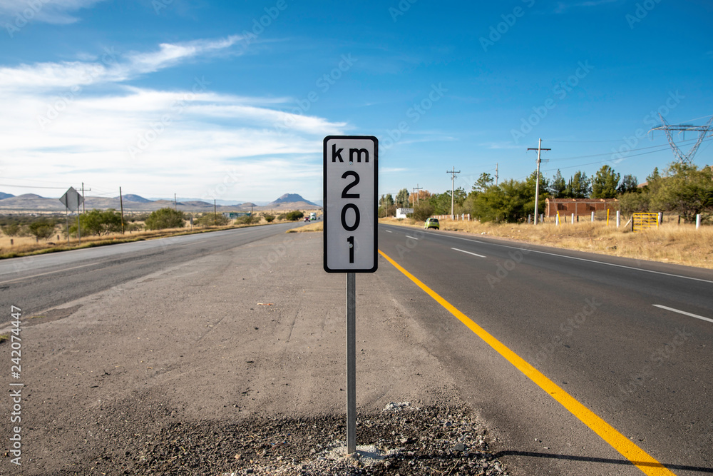 señal de kilometro foto de Stock | Adobe Stock